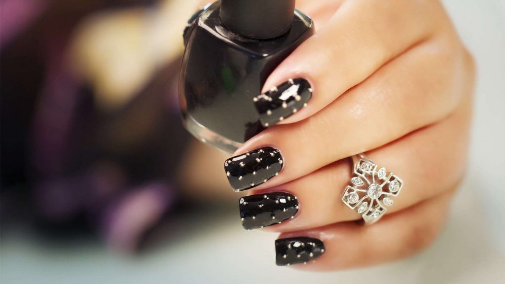 5 Types of Gel Nails: How to Choose the Right Mani for You