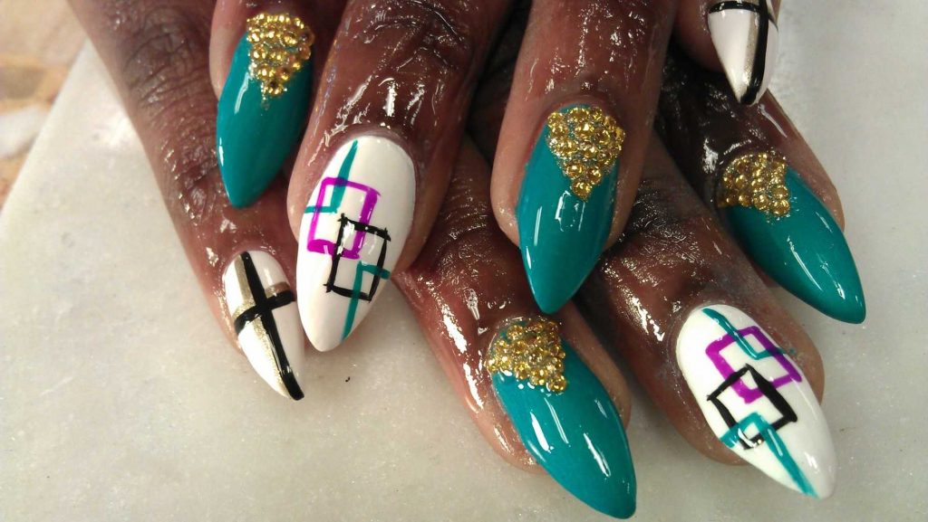 35 Alluring Line Nail Designs To Try – NailDesignCode