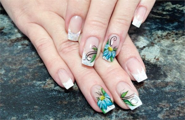 25 Hand Painted Nail Designs To Try This Season – NailDesignCode