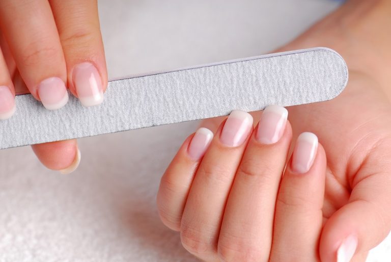 How To Fix Cracked or Broken Acrylic Nails at Home (Emergency Guide)